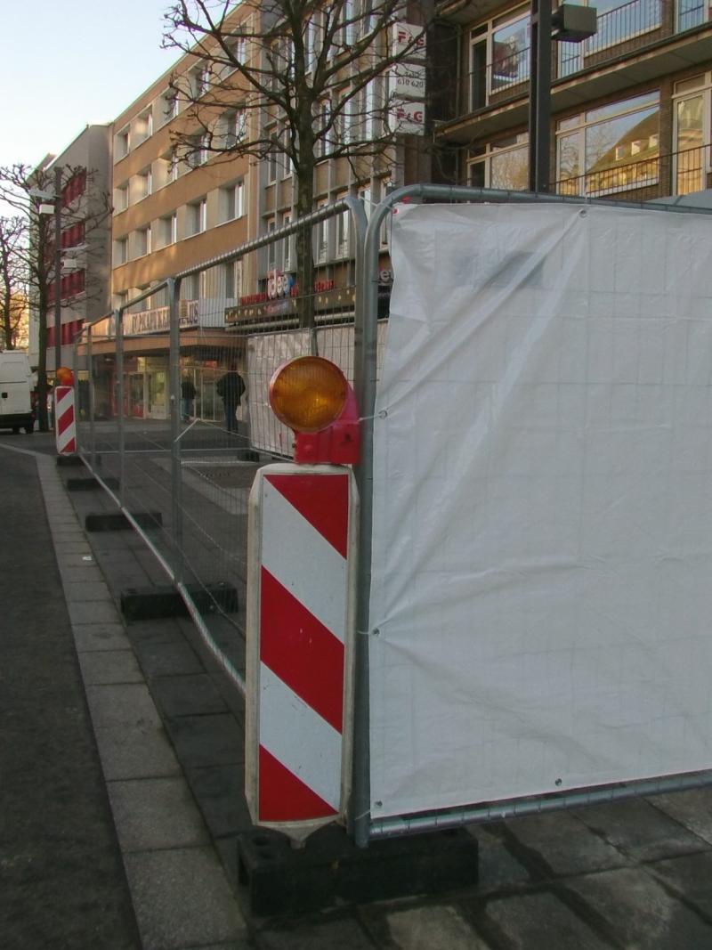 Bauzaun und Sicherheitsbaken mieten in Bochum zur Absicherung von ...