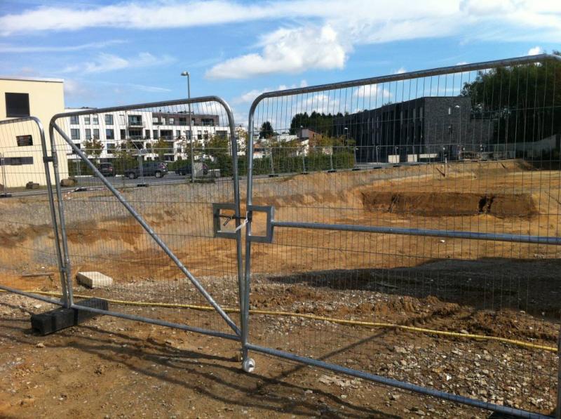 Bauzaun mieten in Monheim am Rhein z.B. für eine Baustelle | Gitter ...